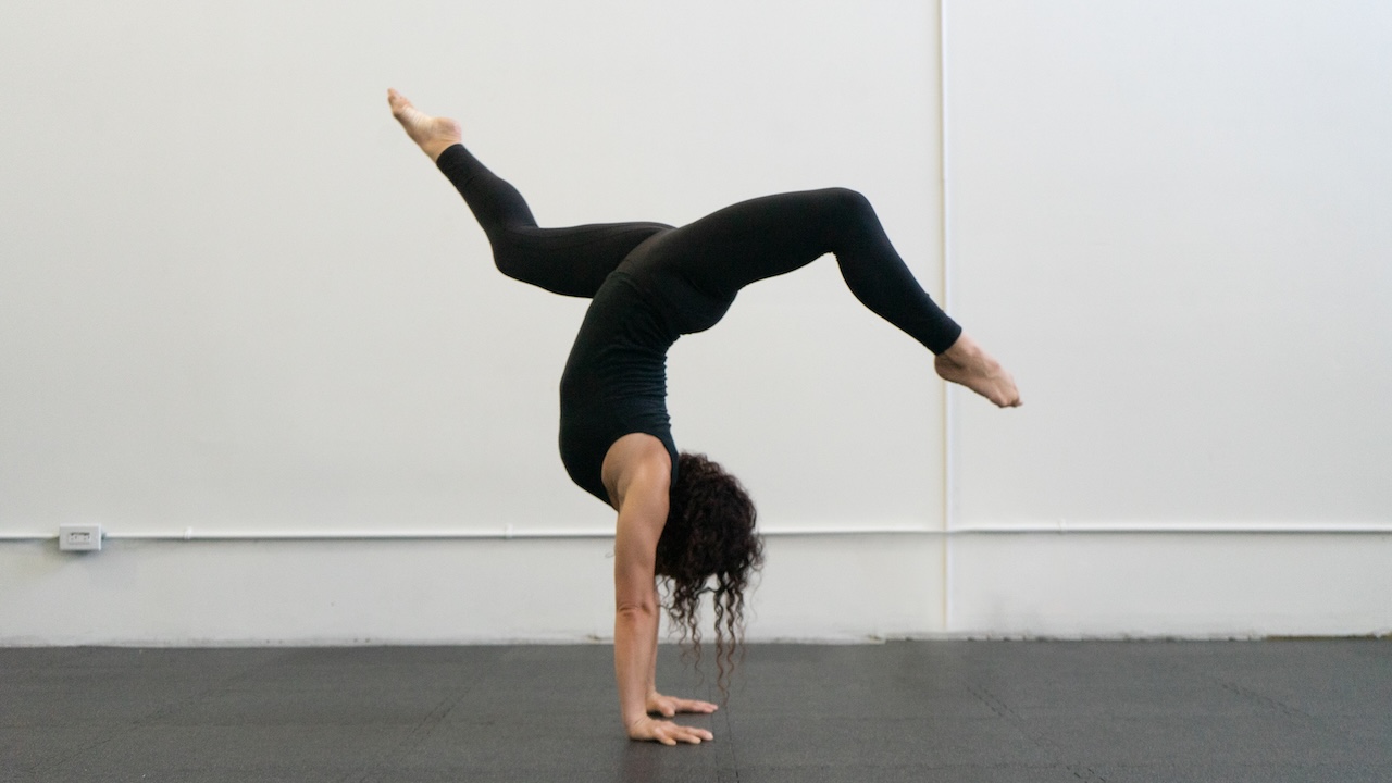 Handstands ⋆ The Circus Fix
